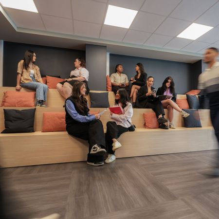 EDC Paris Business School - Campus, Formations et Avis | Diplomeo.com